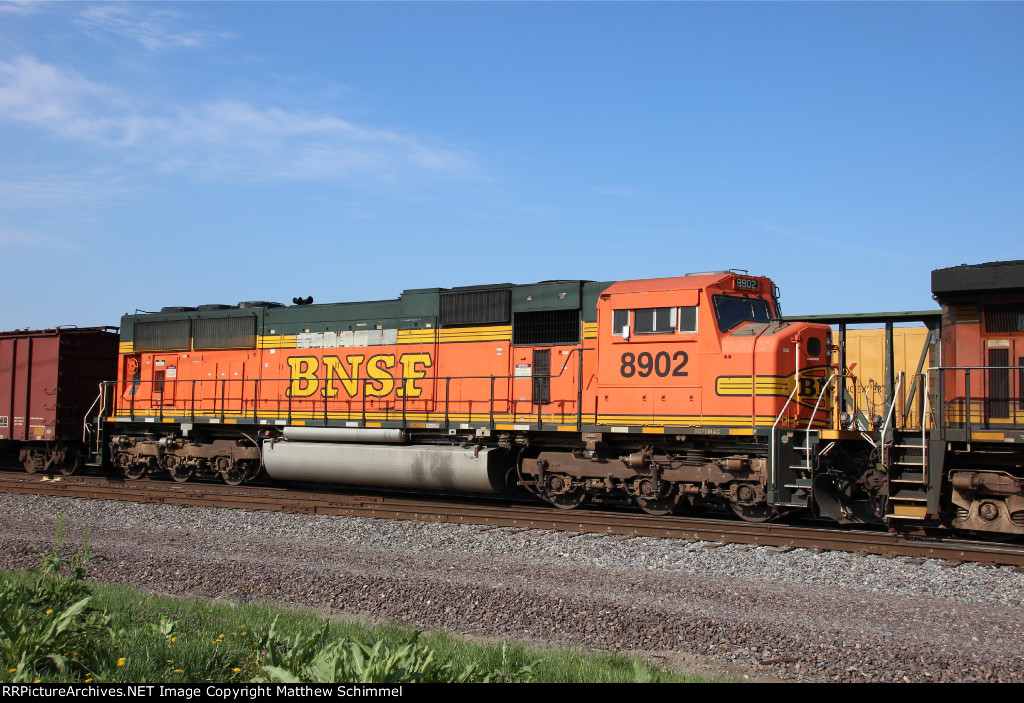 BNSF 8902